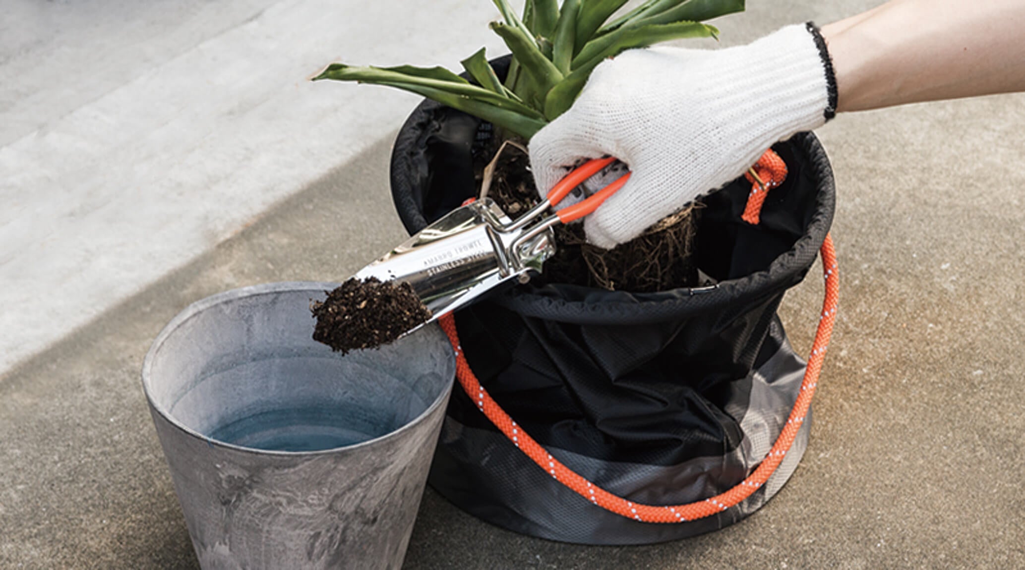 Amabro Folding Trowel Orange – Hibernate Outdoors